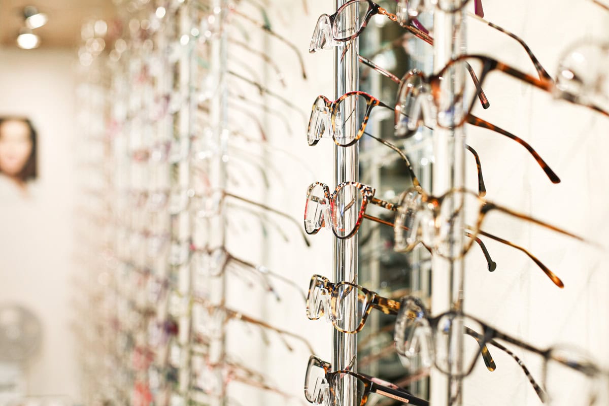 How to Pick the Perfect Pair of Frames for Your Face Shape - Dolphins ...