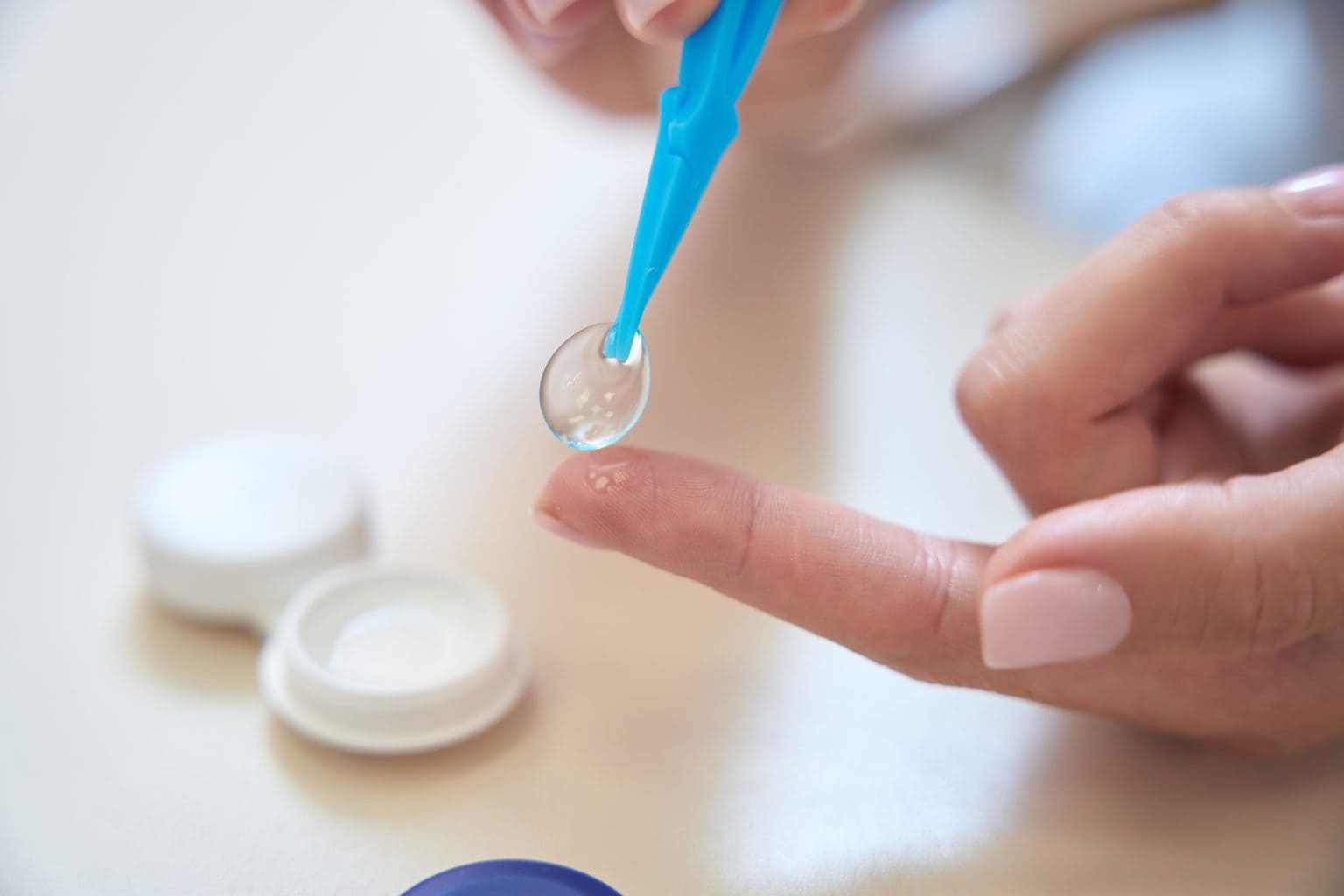 Choosing The Right Contact Lens - Dolphins Optometrists - Independent ...